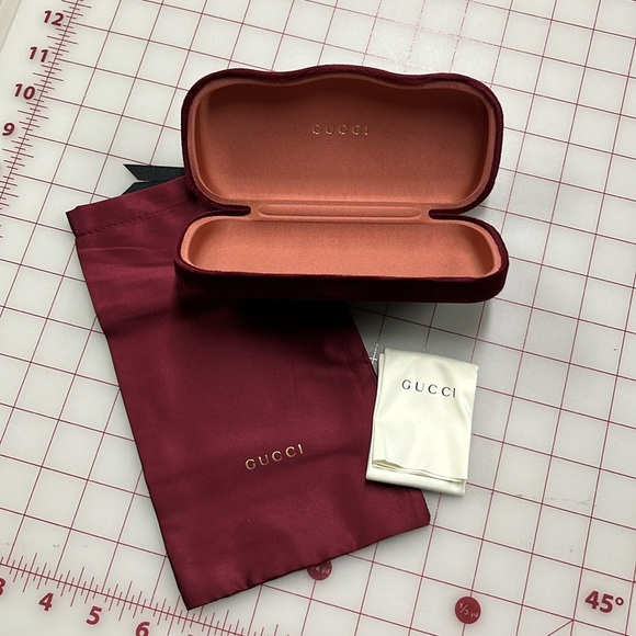 Gucci | Accessories | Gucci Nwt Bordeaux Velvet Clamshell Eyeglass Case ...